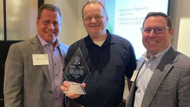 Service Excellence Award Goes to 20-Year Cassling Engineer Terry Hingtgen